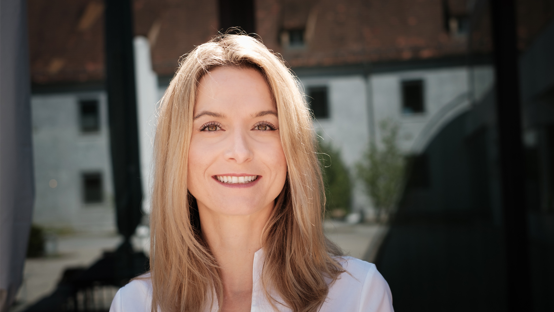 DOMINIQUE EMERICH: In frischen Farben – kompetent im Dialog | CDU ...